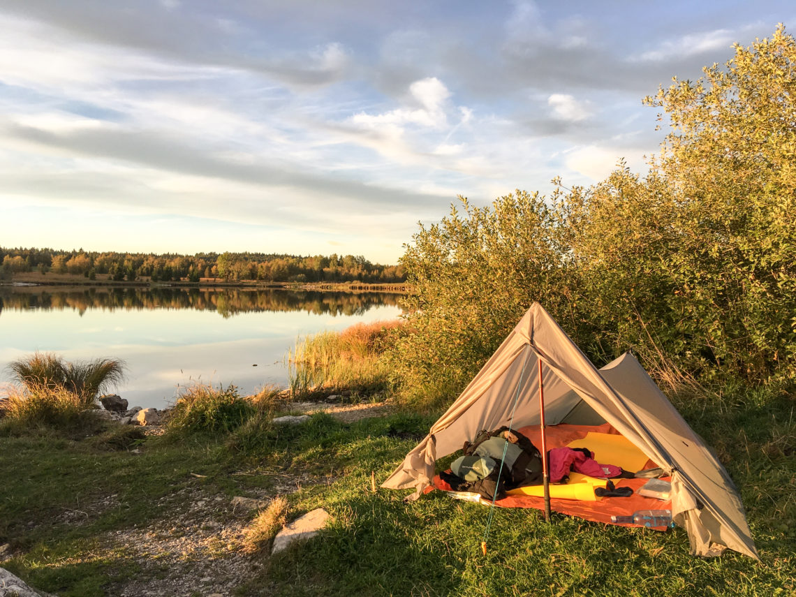 Comment trouver le lieu parfait pour le bivouac ? – L'Instant Vagabond